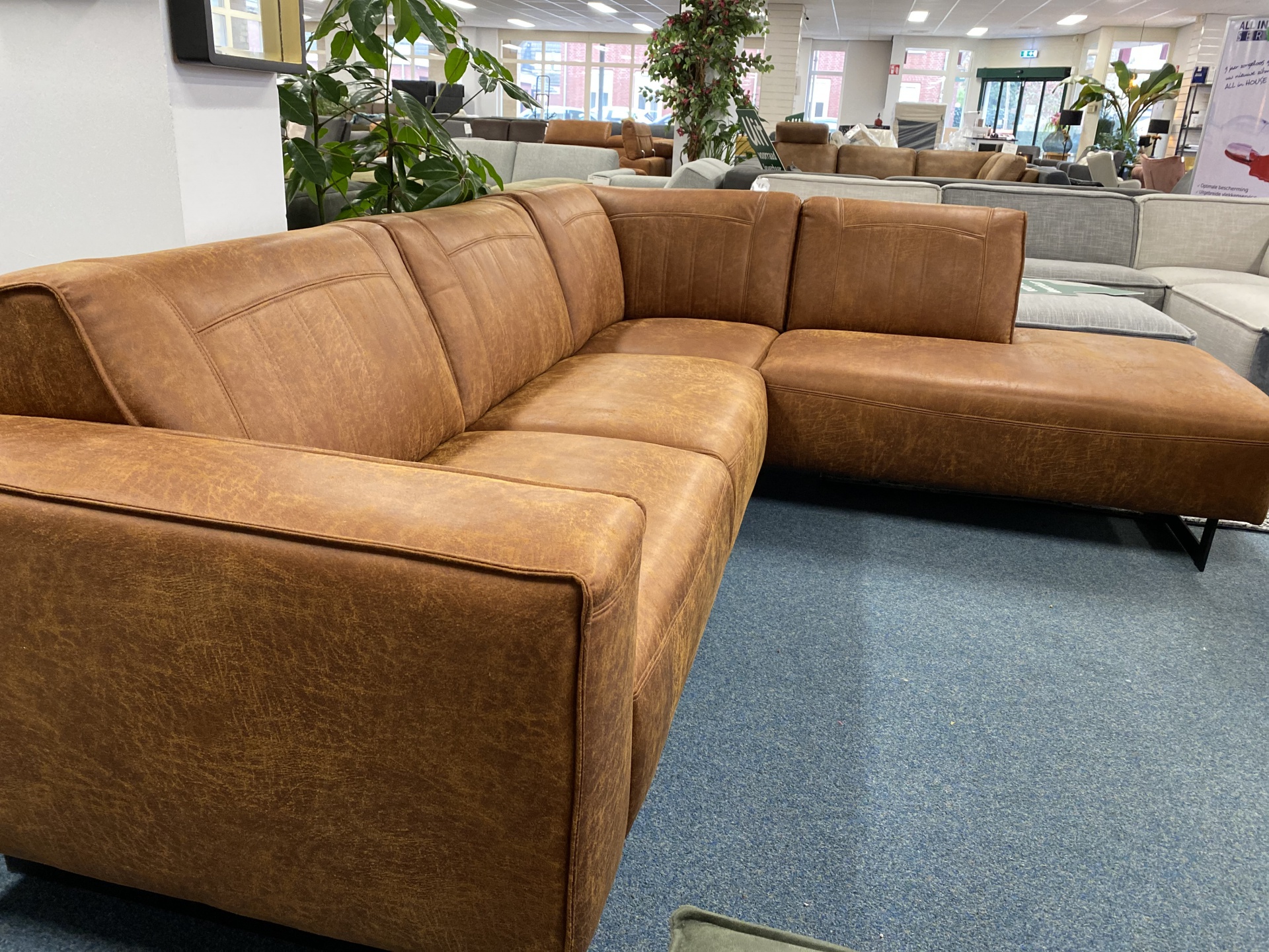 Hoekbank Miami uit voorraad leverbaar in linker en rechterhoek ...